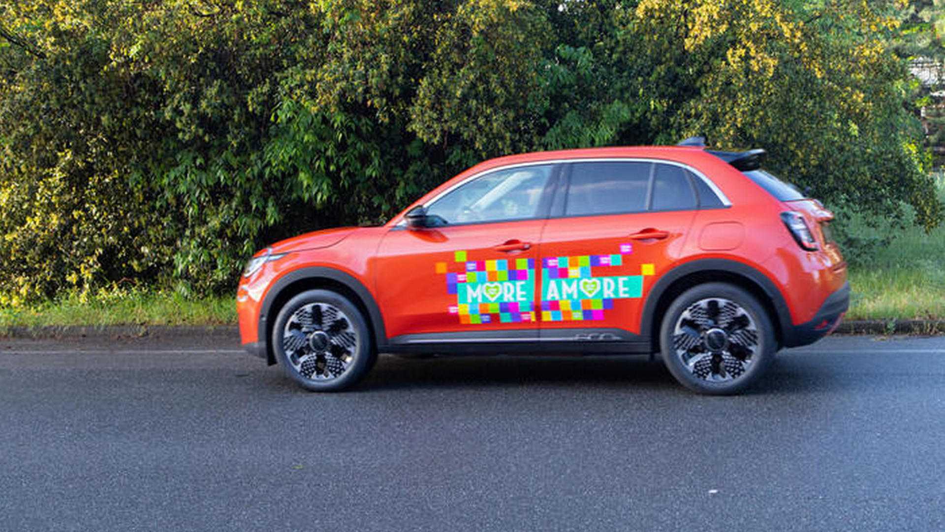 El Fiat 600 vuelve... ¡como un nuevo SUV eléctrico!