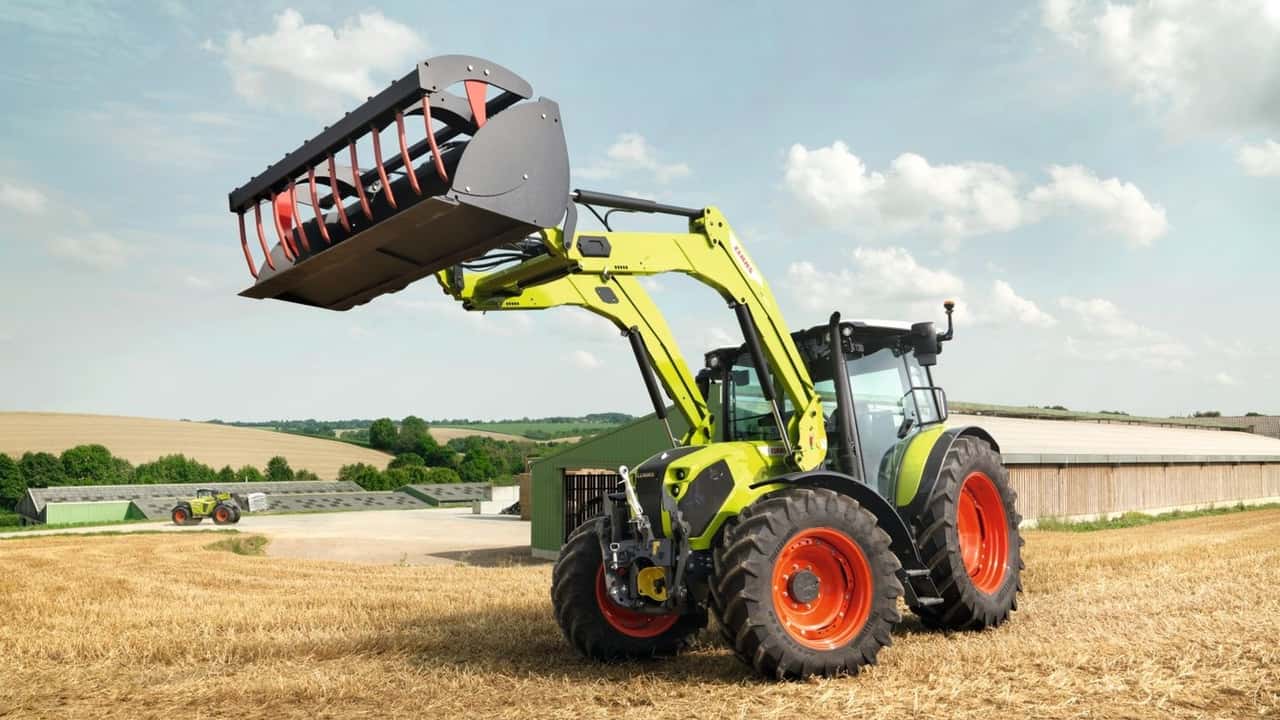 Claas Axos 3: i nuovi trattori utility fino a 120 CV