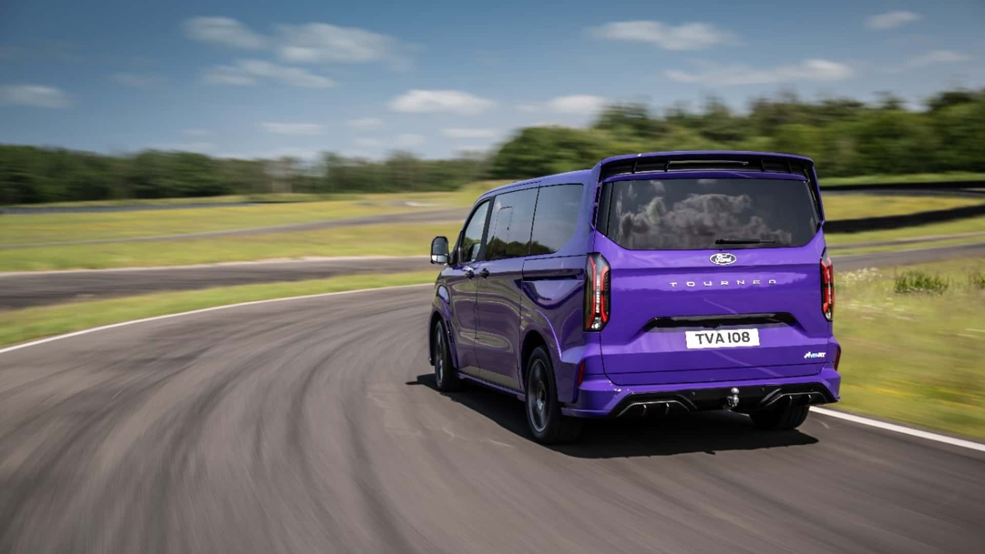 Photos: Ford E-Tourneo Custom MS-RT | Motor1.com