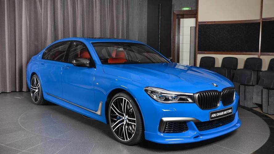 ¿Comprarías este BMW M750Li xDrive de color rosa?