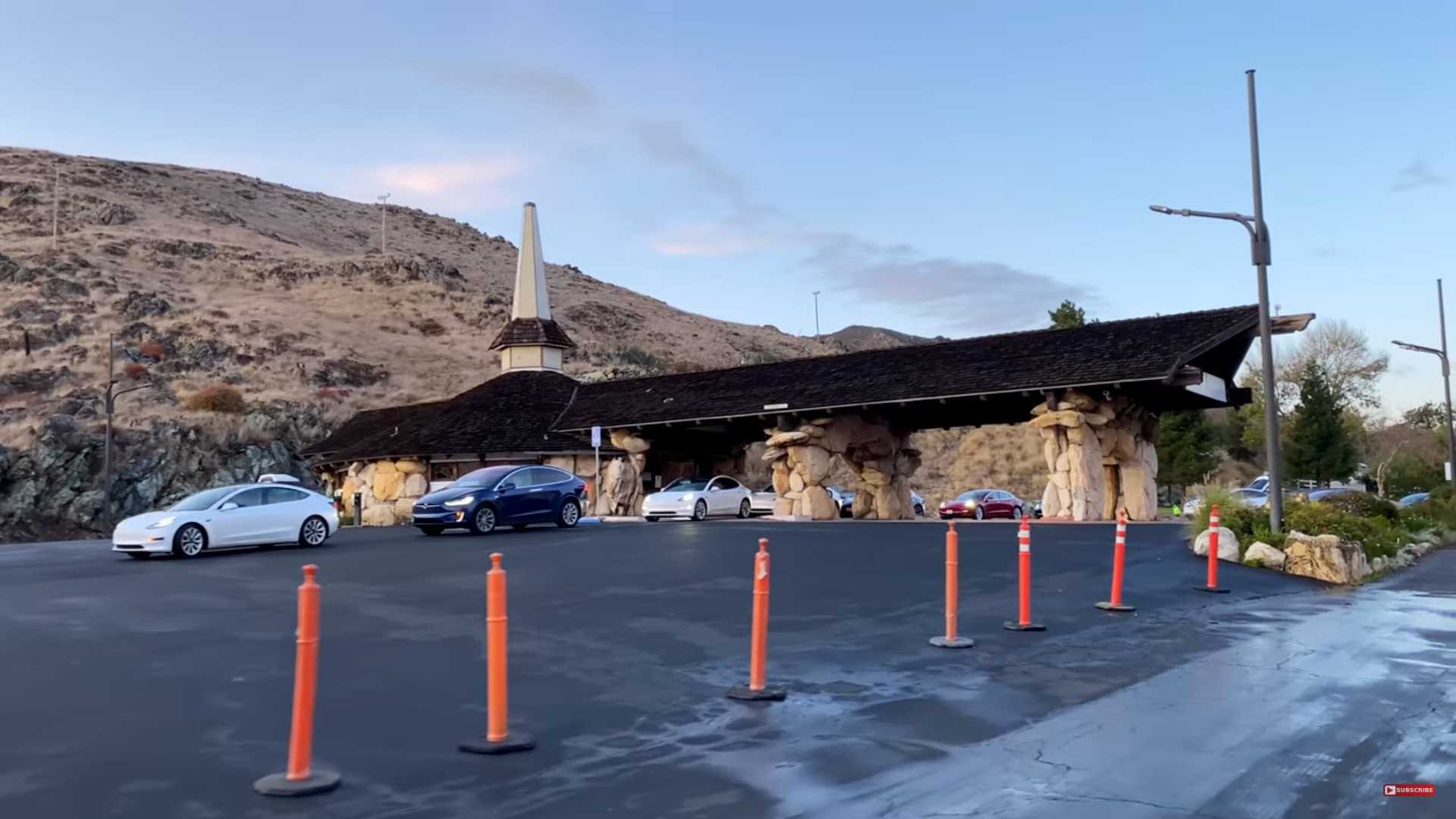 Thanksgiving Turns Yellow Light On For Tesla Supercharger Availability