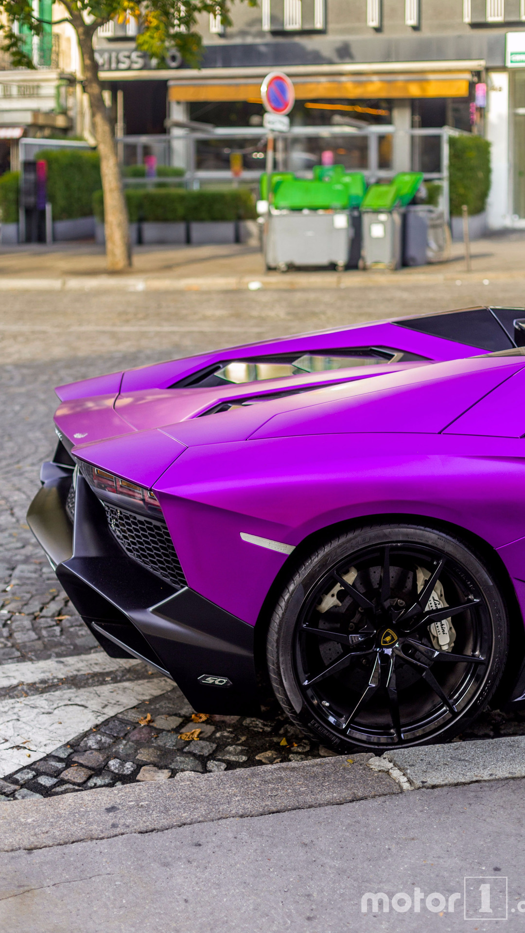 PHOTOS - Que diriez-vous d'une Lamborghini Aventador violette