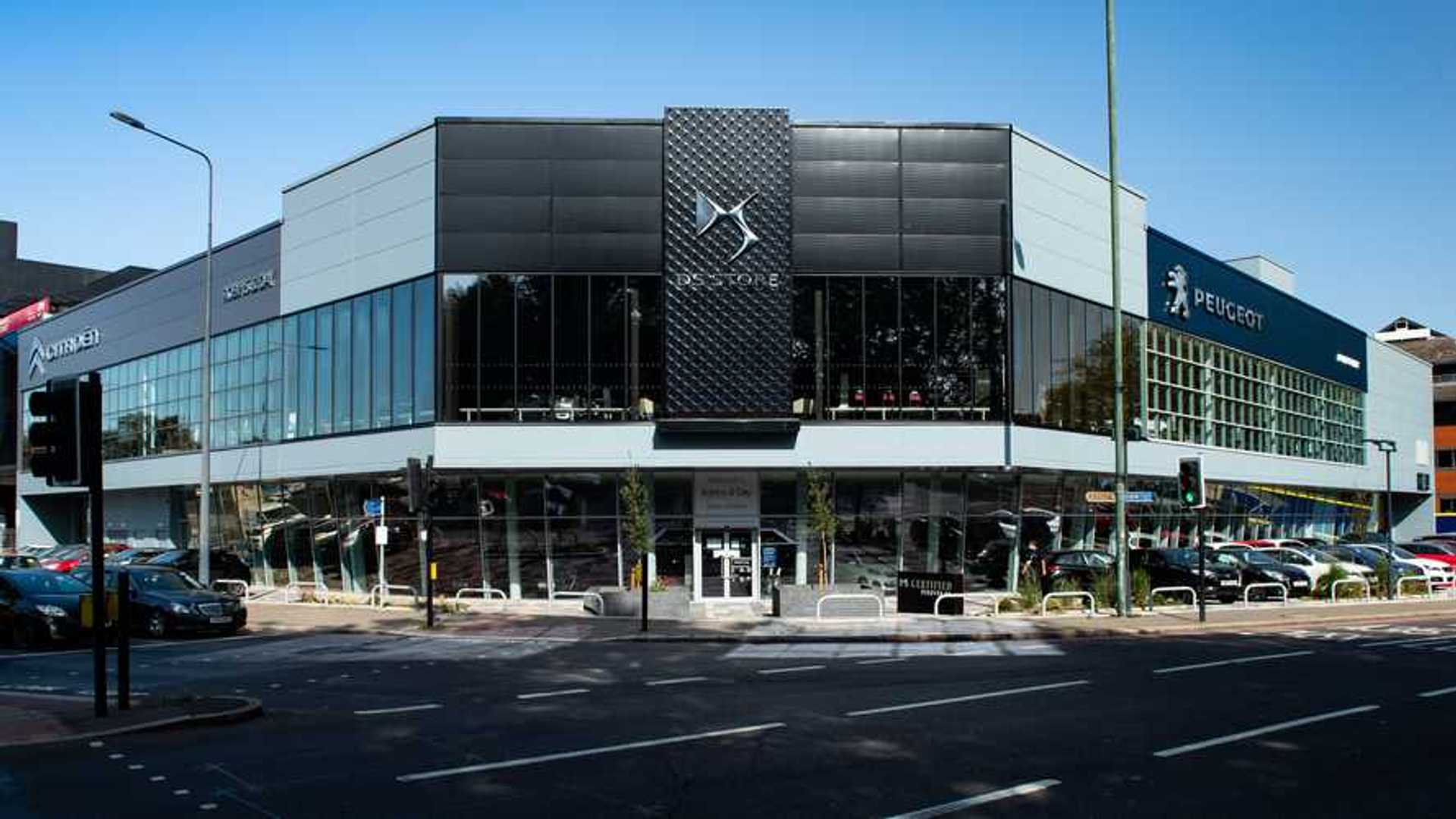 PSA opens the UK’s largest electric vehicle retailer