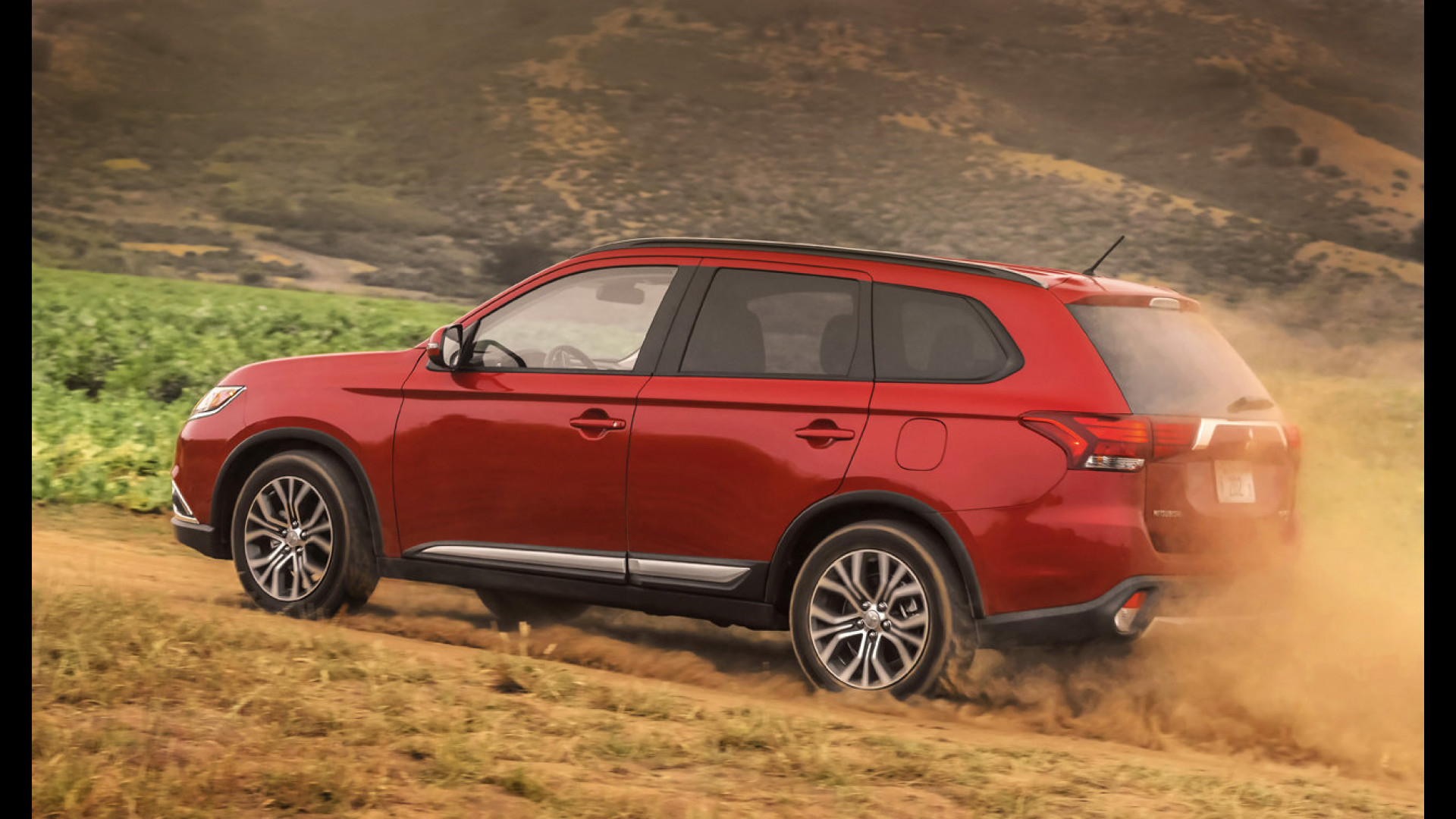 Mitsubishi Outlander 2016, il test della sette posti integrale
