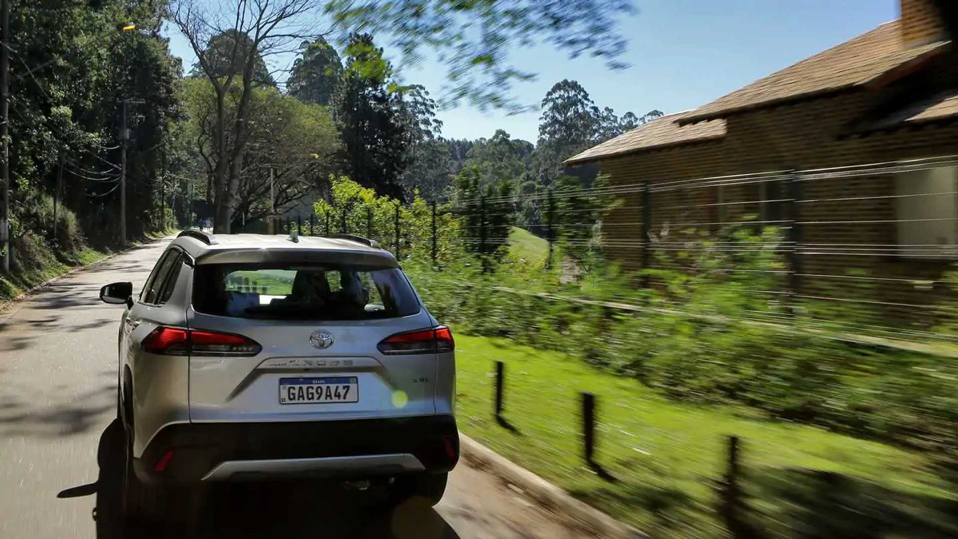 Teste: Toyota Corolla Cross XRE 2.0 é confortável, mas deve itens