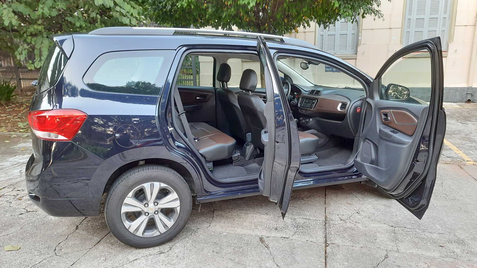 Avaliação Chevrolet Spin Premier 2022: Salvem as minivans