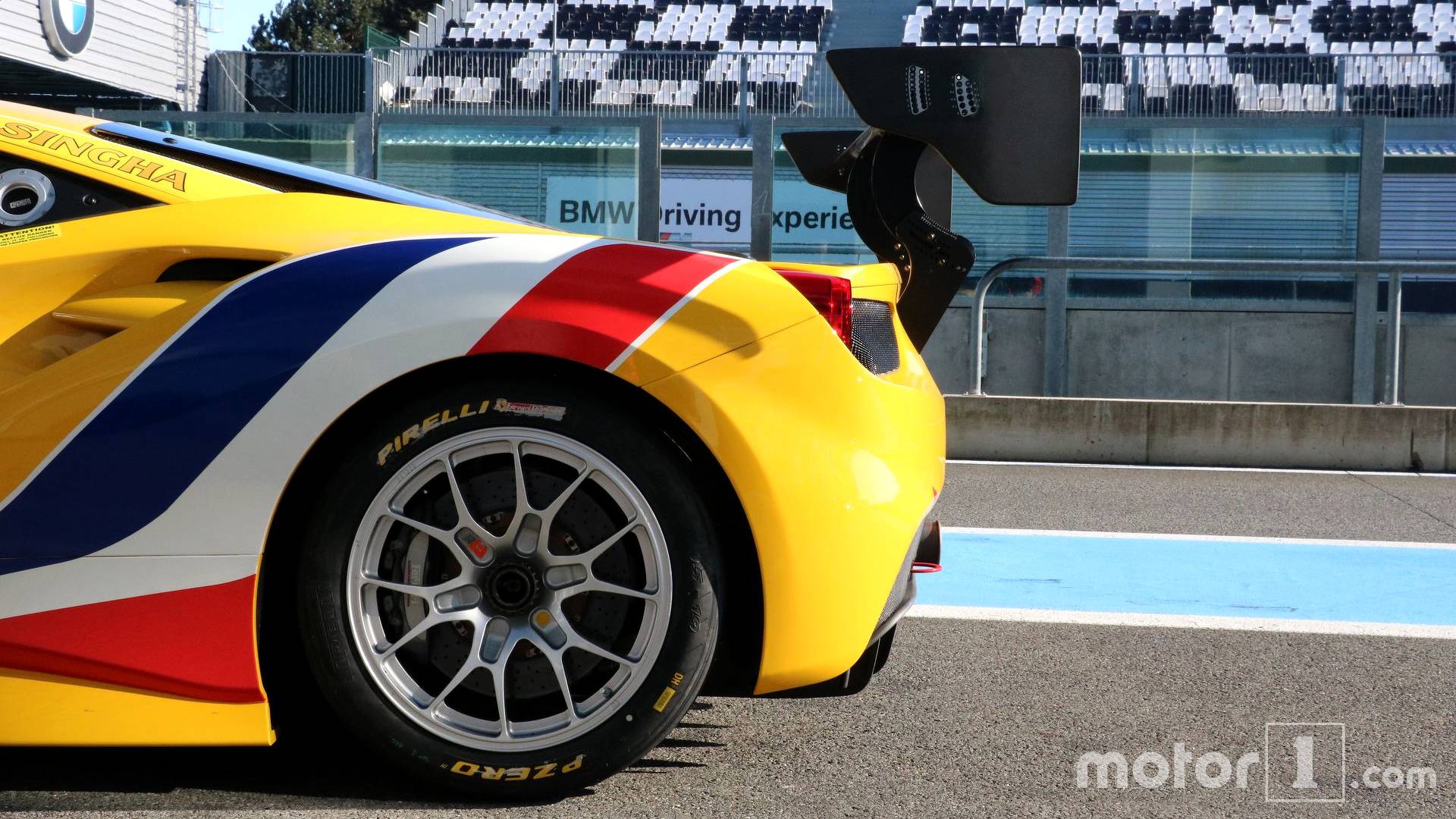 Reportage - Immersion au sein de la Ferrari 488 Challenge du Team Pozzi ...