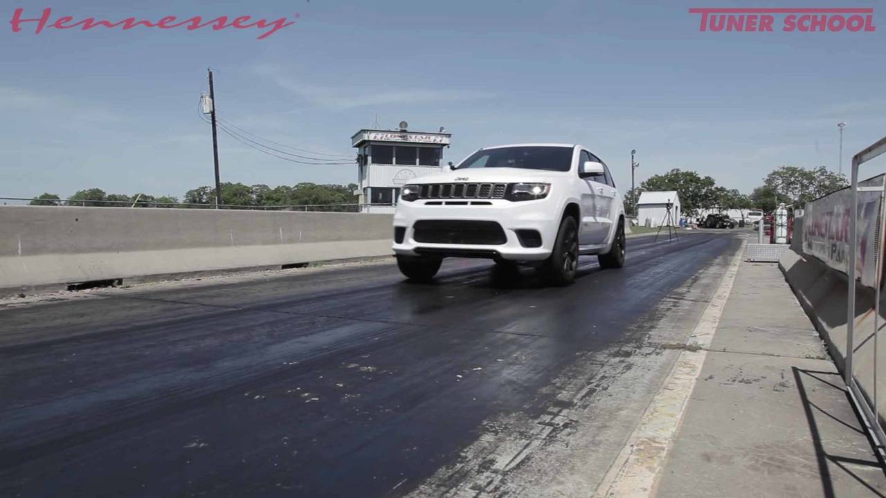 1026 beygirlik Jeep Trackhawk'ın hızlanmasını izleyin