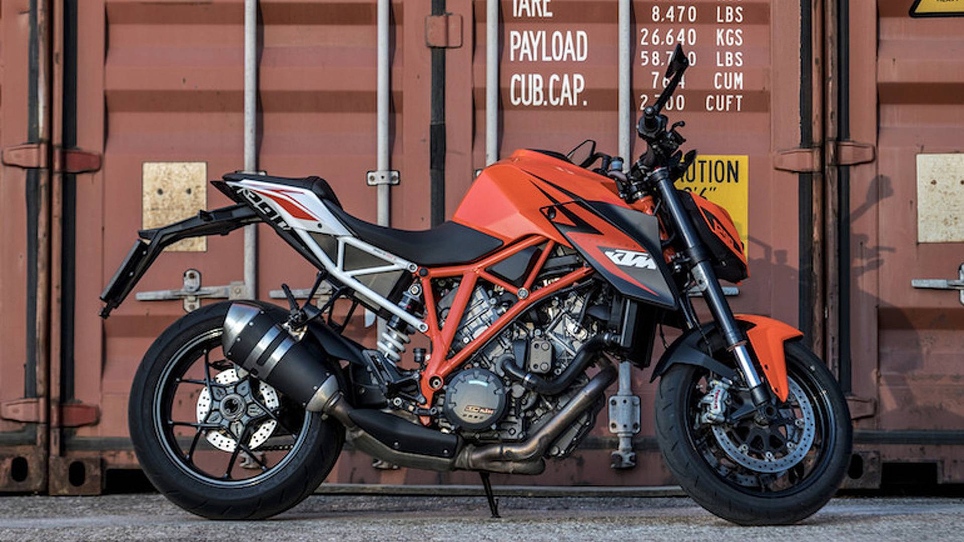 #SheRides: No Need to Fear the Super Duke