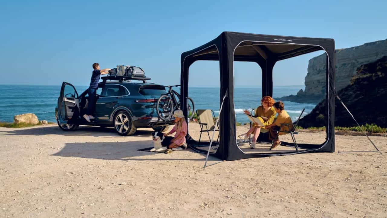 Camping with your Porsche? Of course, with your new tent it's a piece ...