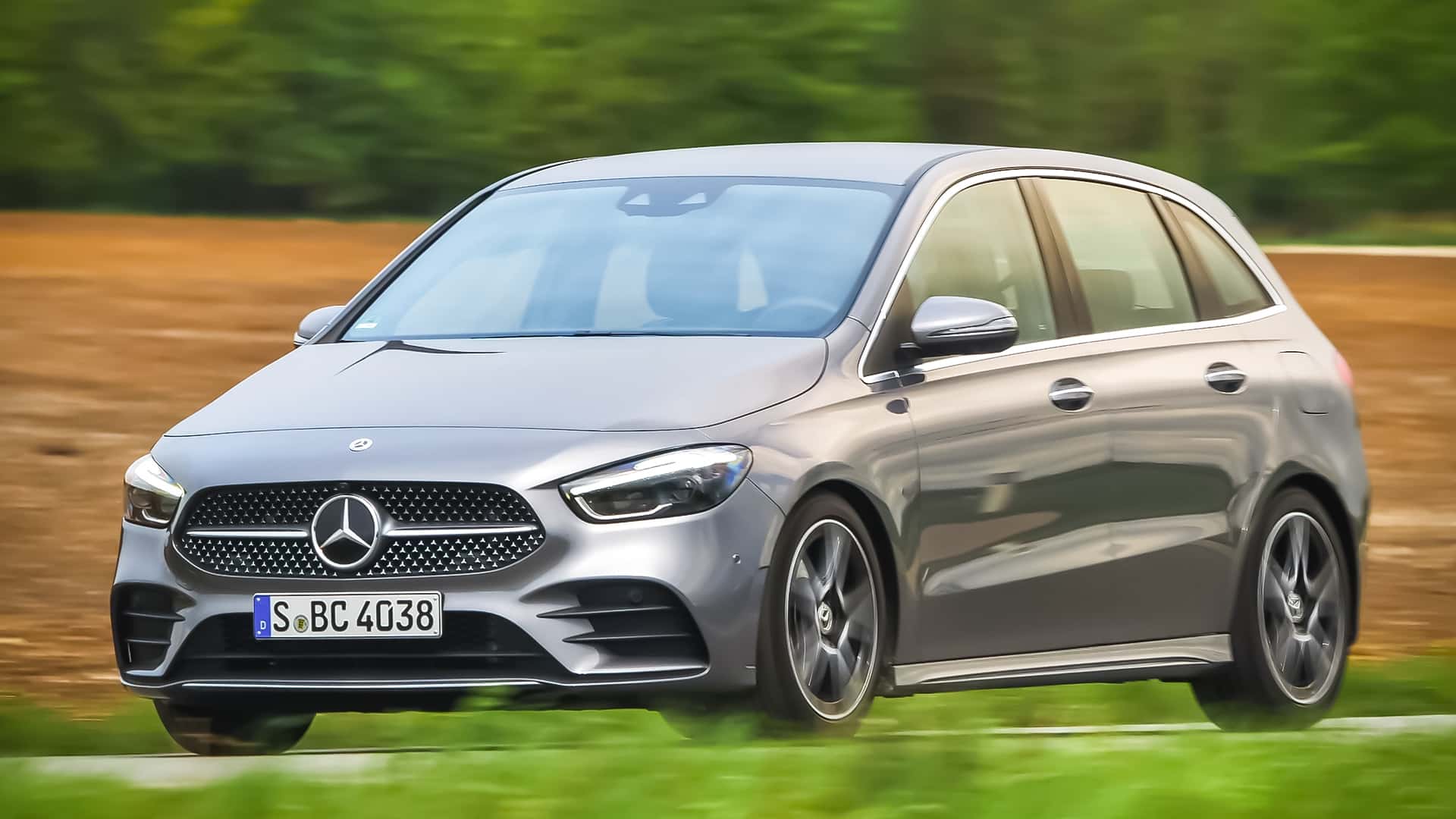 Mercedes B 250 4matic (2024) im Test: Teure Nummer mit viel Platz