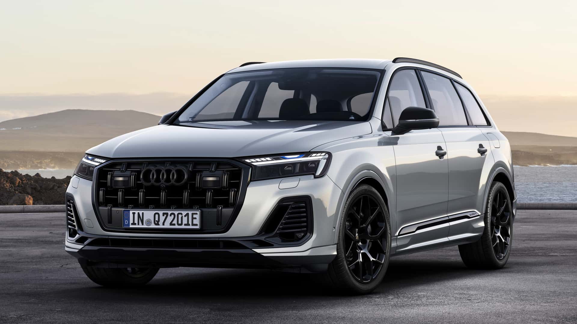 Audi Q7 / SQ7 News and Reviews | Motor1.com