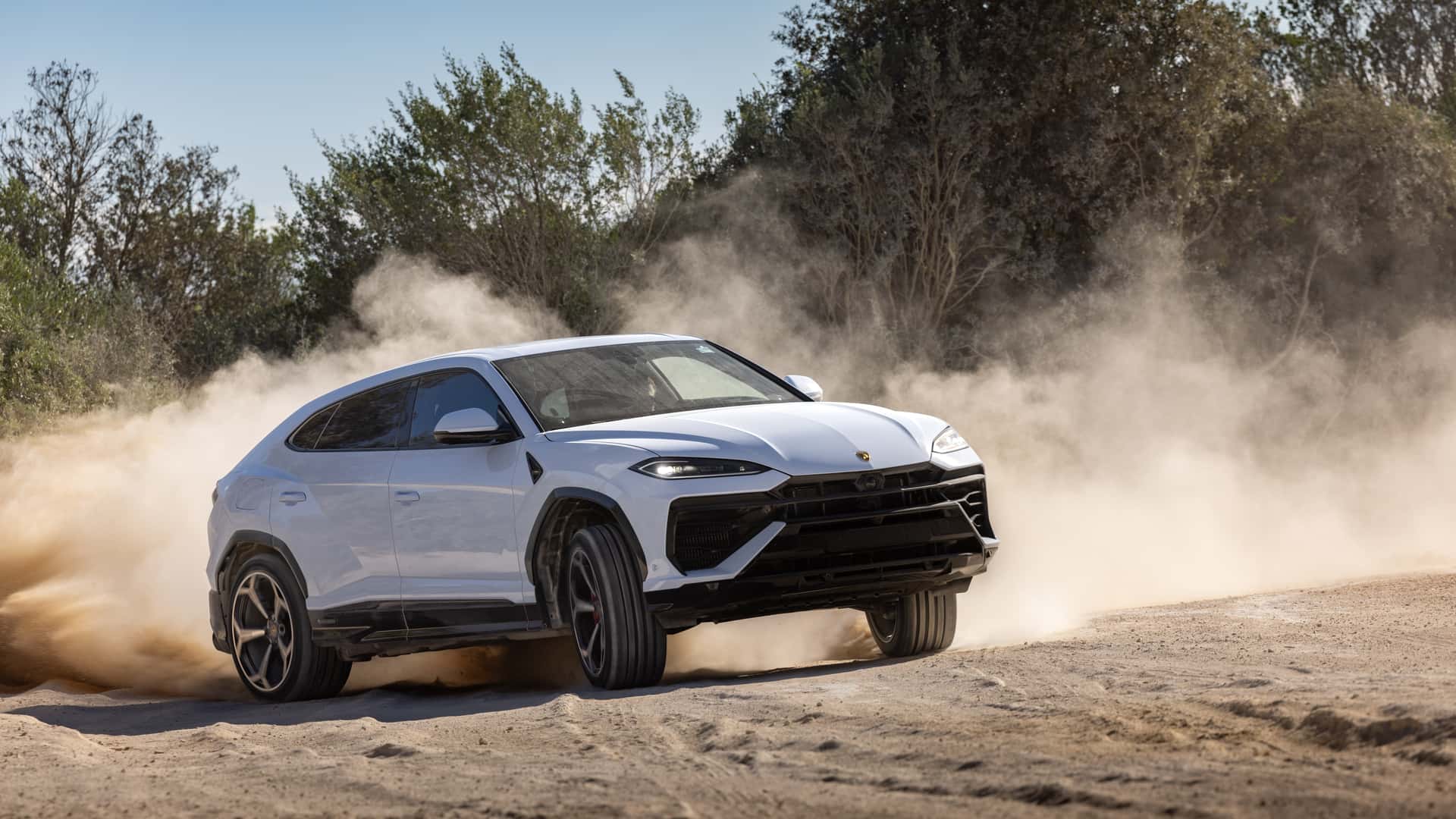 Lamborghini Urus SE: Road, drift and gravel test at Nardo