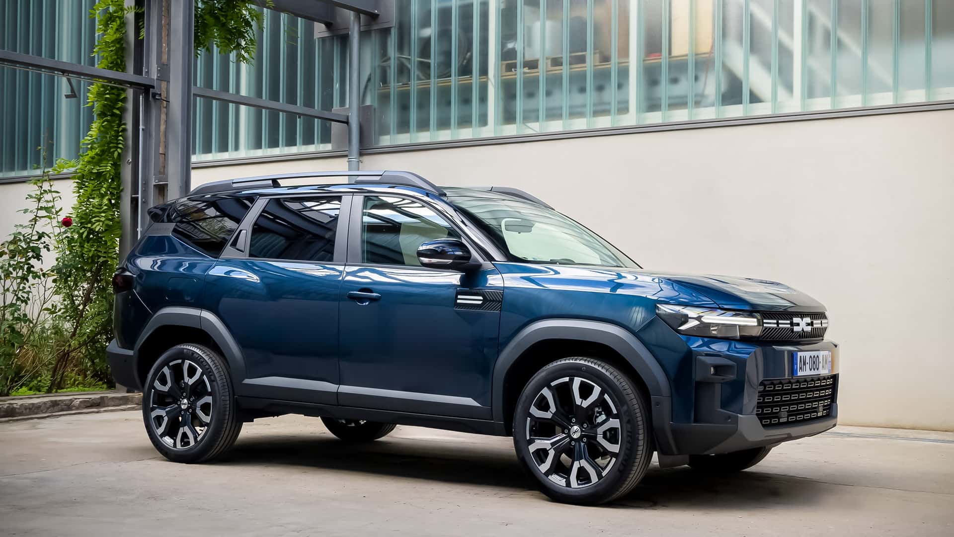 Dacia boss Duster to be available as a hybrid 4x4 by the end of 2025
