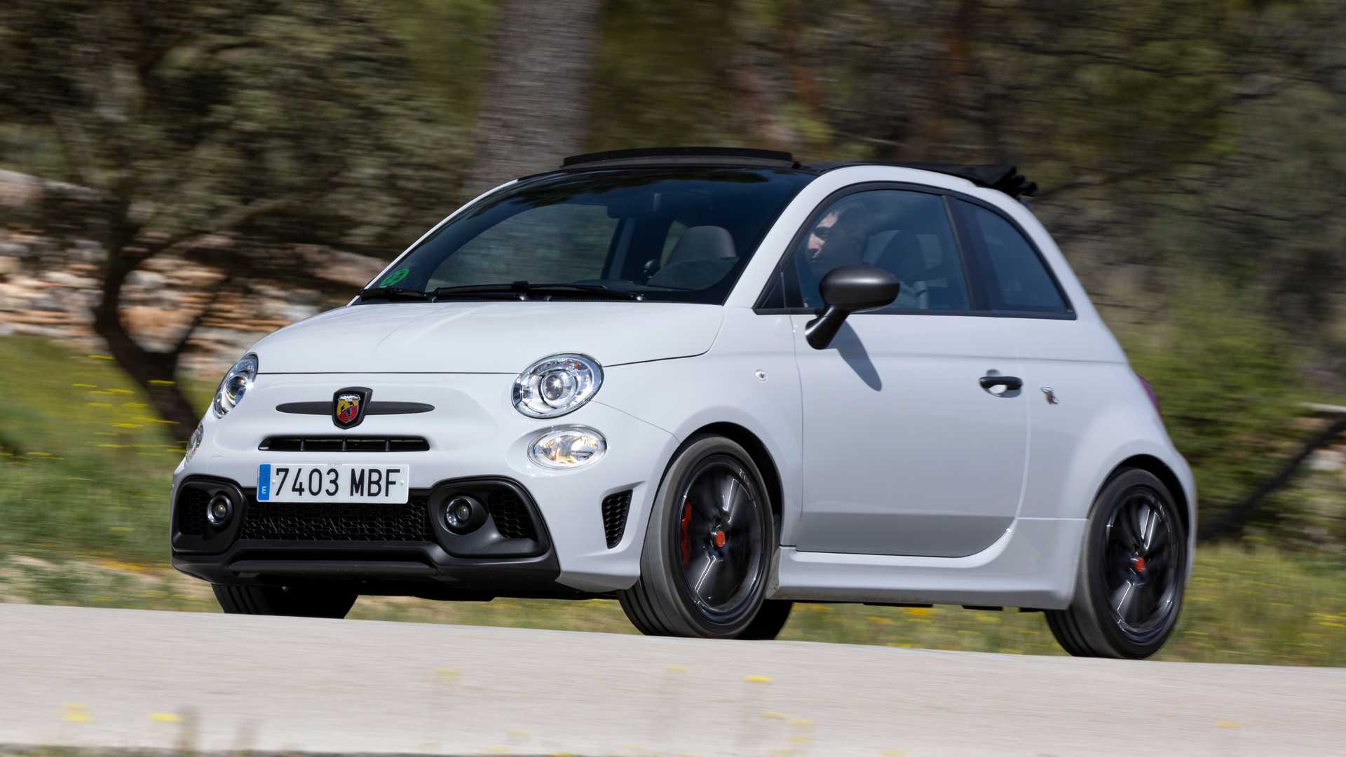 Abarth 695C Competizione, prueba: una auténtica 'bomba' de bolsillo