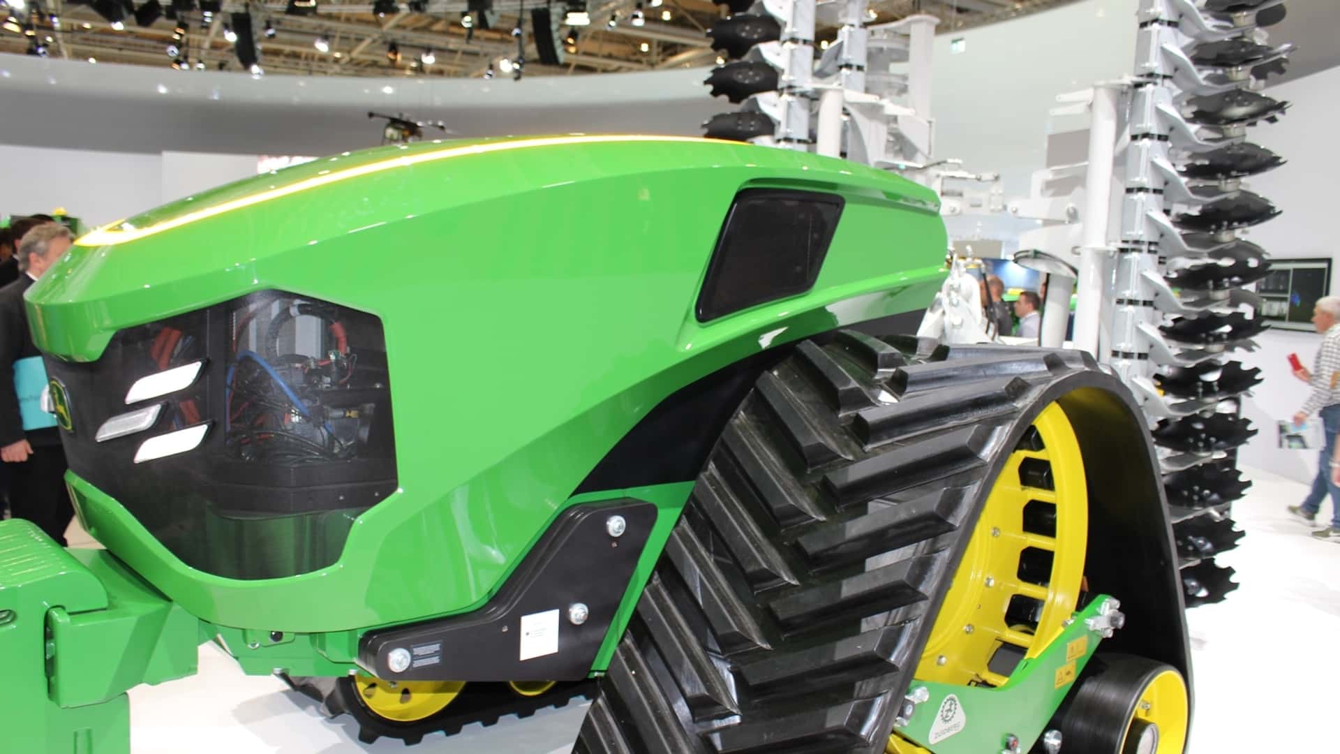 John Deere: lo stabilimento di batterie Kreisel per trattore