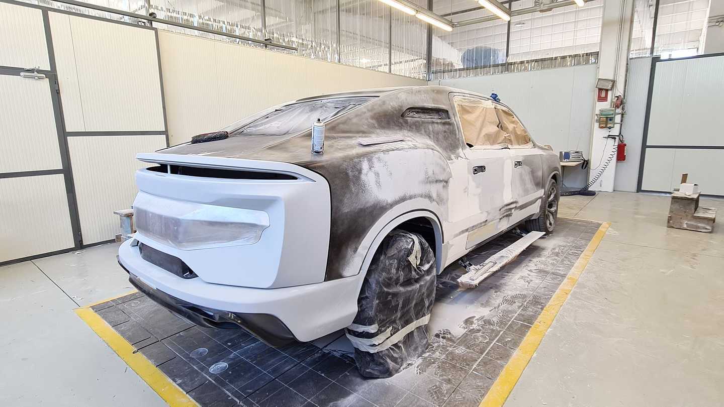 Tutto su Aznom e le sue auto. Supercar italiane crescono