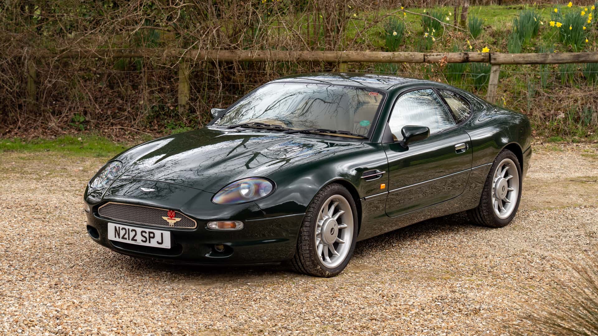 L'Aston Martin DB7 di Elton John cerca un nuovo proprietario