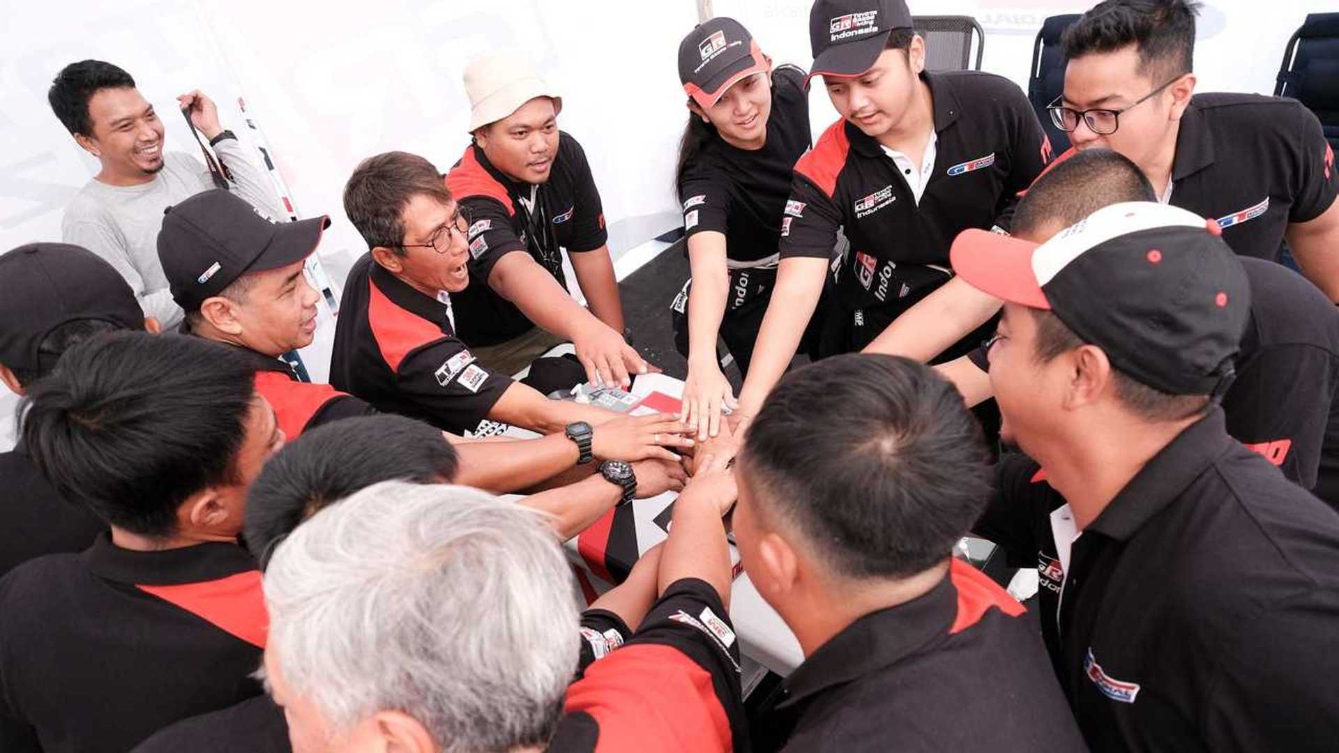 Toyota Gazoo Racing Indonesia Sapu Bersih Podium Kejurnas Slalom