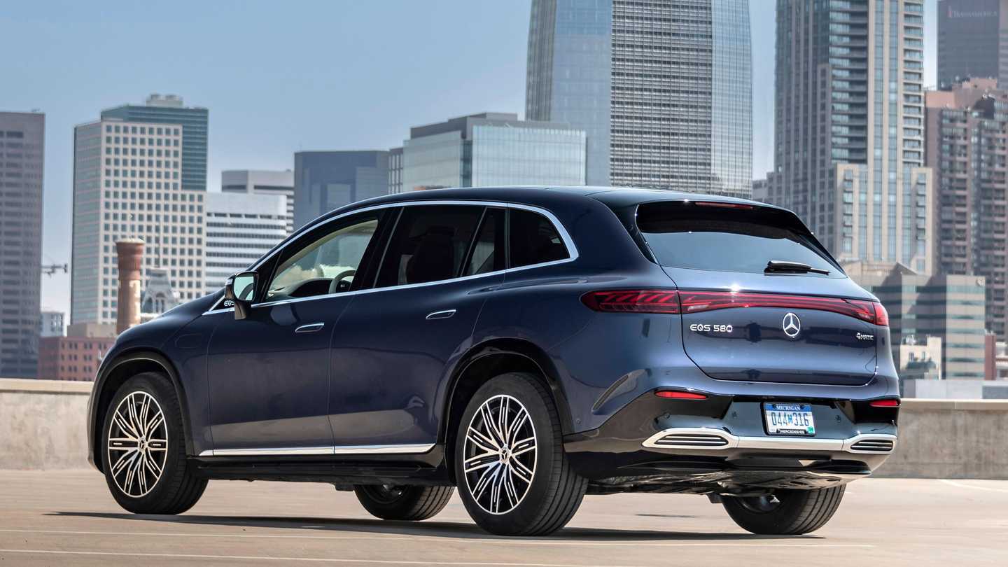 2023 Mercedes-Benz EQS SUV First Drive: Commodious, Luxurious, Capable