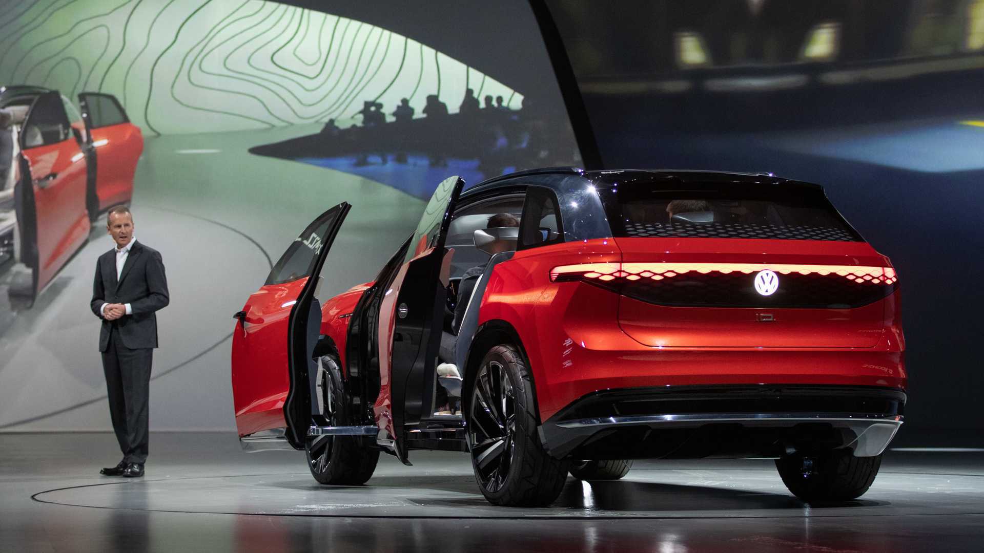Volkswagen ID.6 (2021) zeigt sich erstmals mit Serienkarosserie