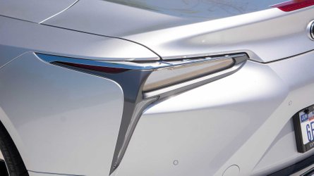 Lexus LC 500 Convertible Sings V8 Tune During Autobahn Top Speed Run