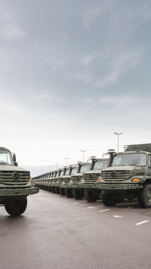 Mercedes-Benz Trucks News and Reviews | Motor1.com