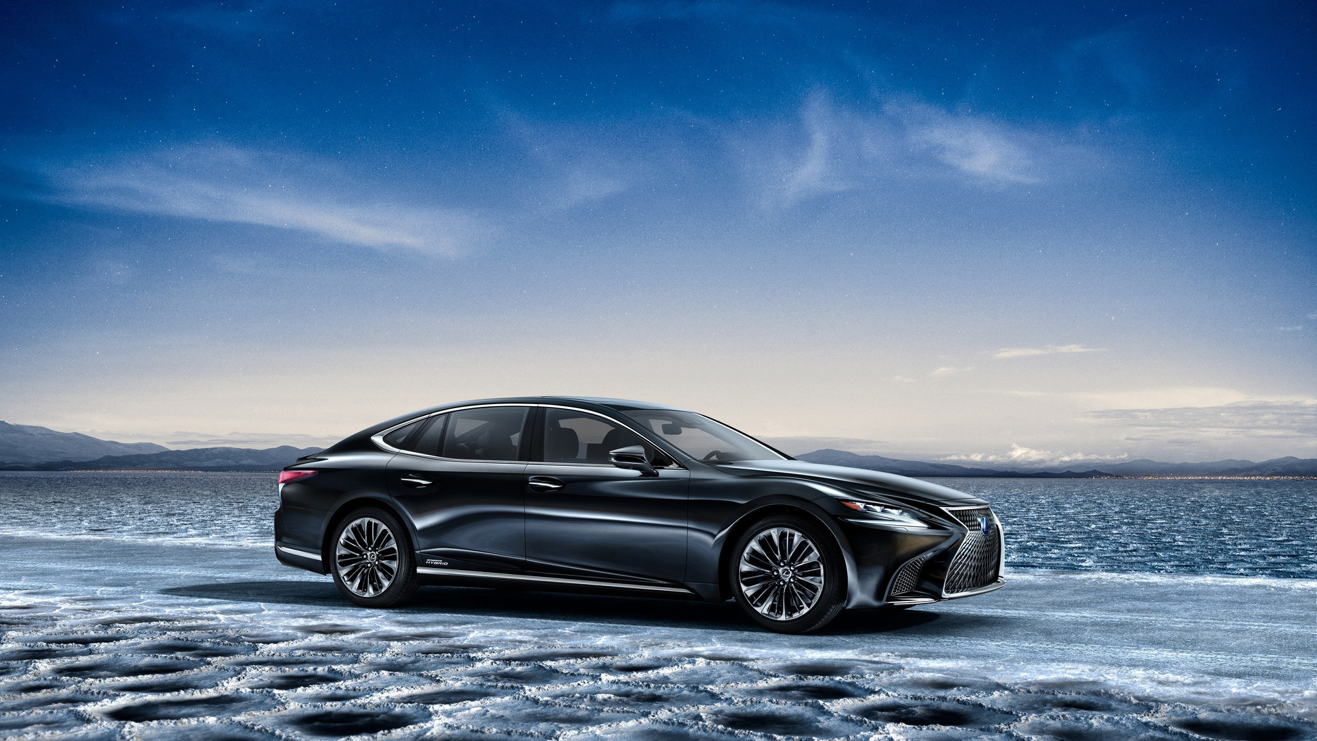 Lexus se lance officiellement en Inde avec trois modèles