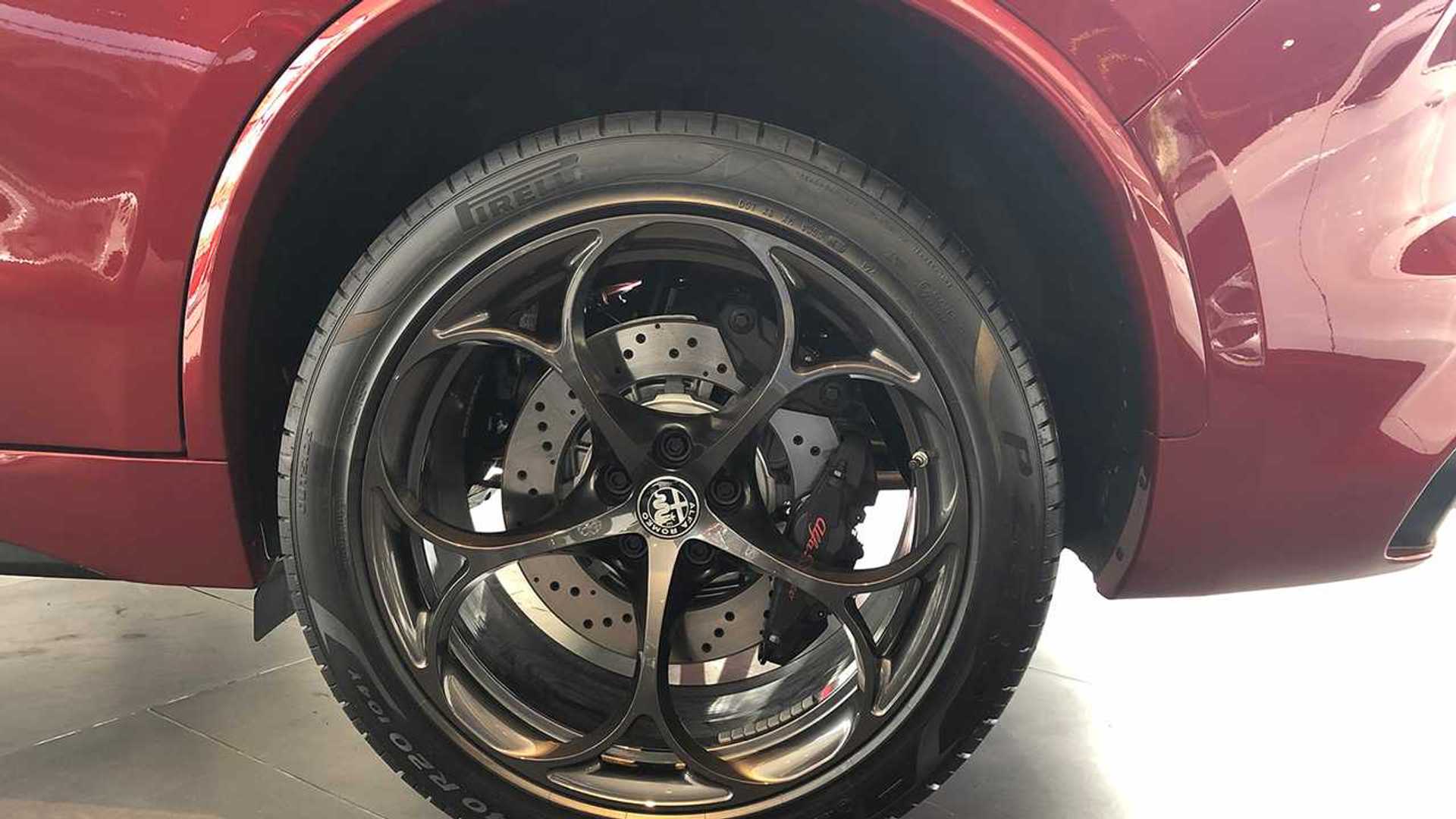 SUV con motor Ferrari: llegó a la Argentina la primera Alfa Romeo ...