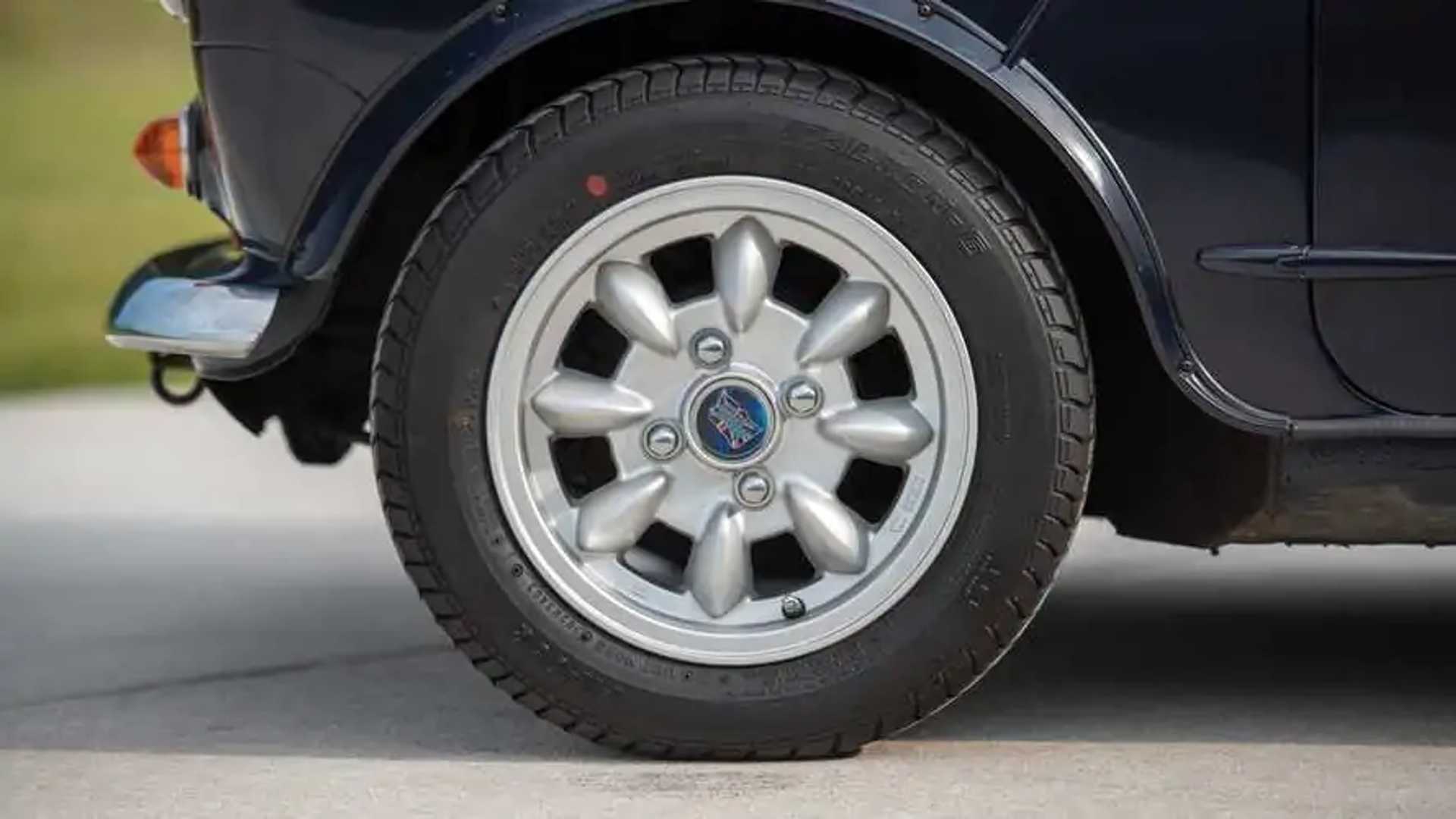 A subasta este Austin Mini de 1972: ¿el pick-up más adorable?