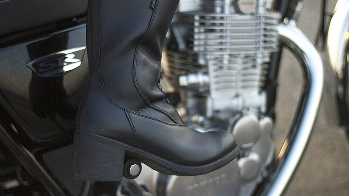 How to Kickstart a Motorcycle