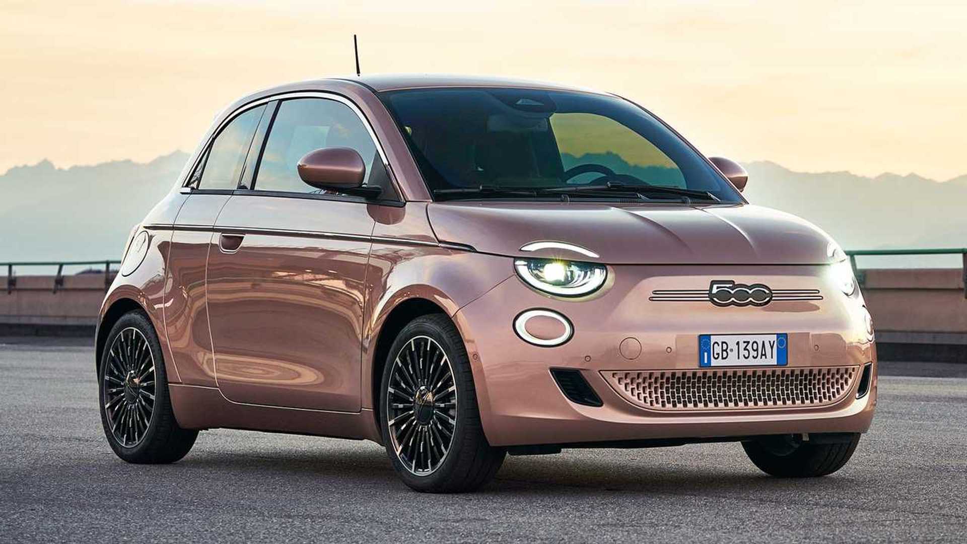 Fiat 500 Electric 3 1 Debuts With Tiny Third Door
