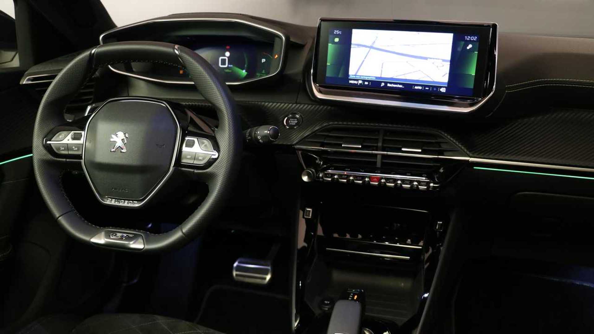 SUV elétrico Peugeot e-2008 tem lançamento confirmado no Brasil: 'em breve'