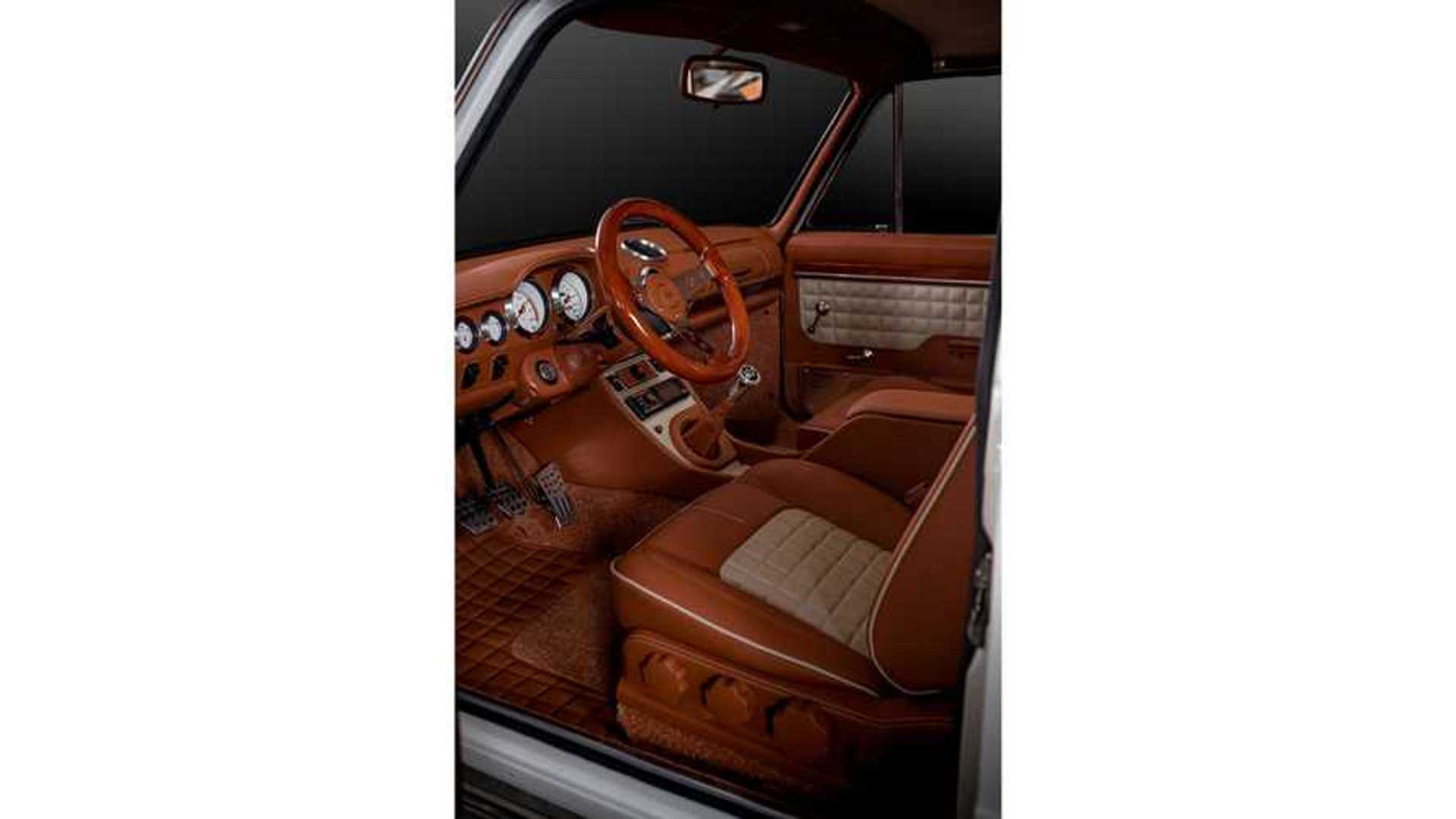 Cette Lada VAZ-2101 a l'intérieur le plus luxueux qui puisse exister