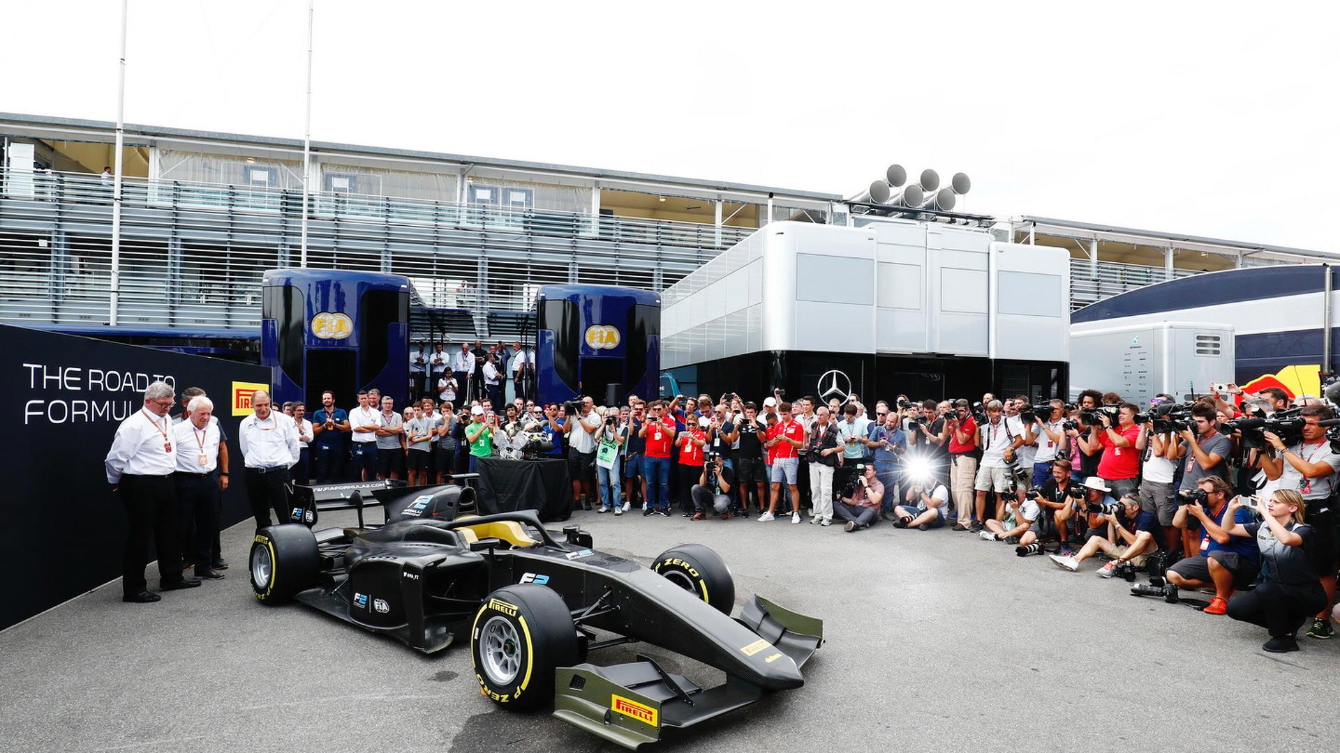 La Fórmula 2 presenta el coche de 2018 (con Halo)