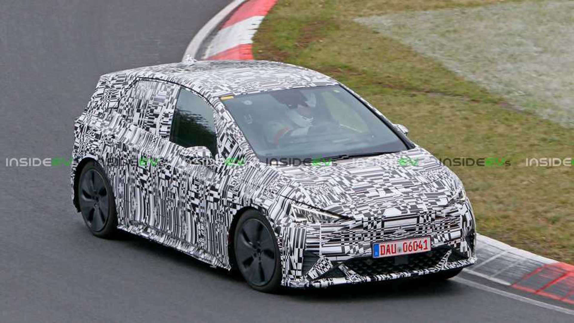 Cupra el-Born, la compatta elettrica sportiva avvistata al Nurburgring