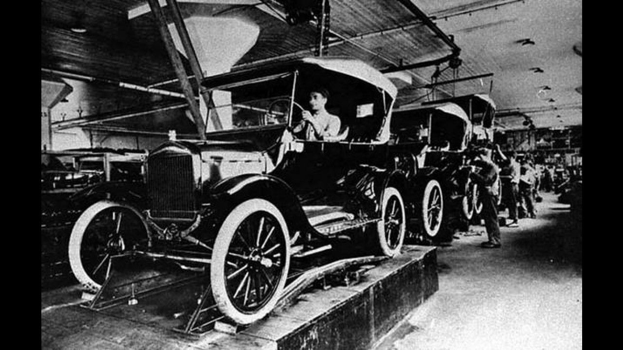 Ford comemora 100 anos da primeira linha de montagem em série