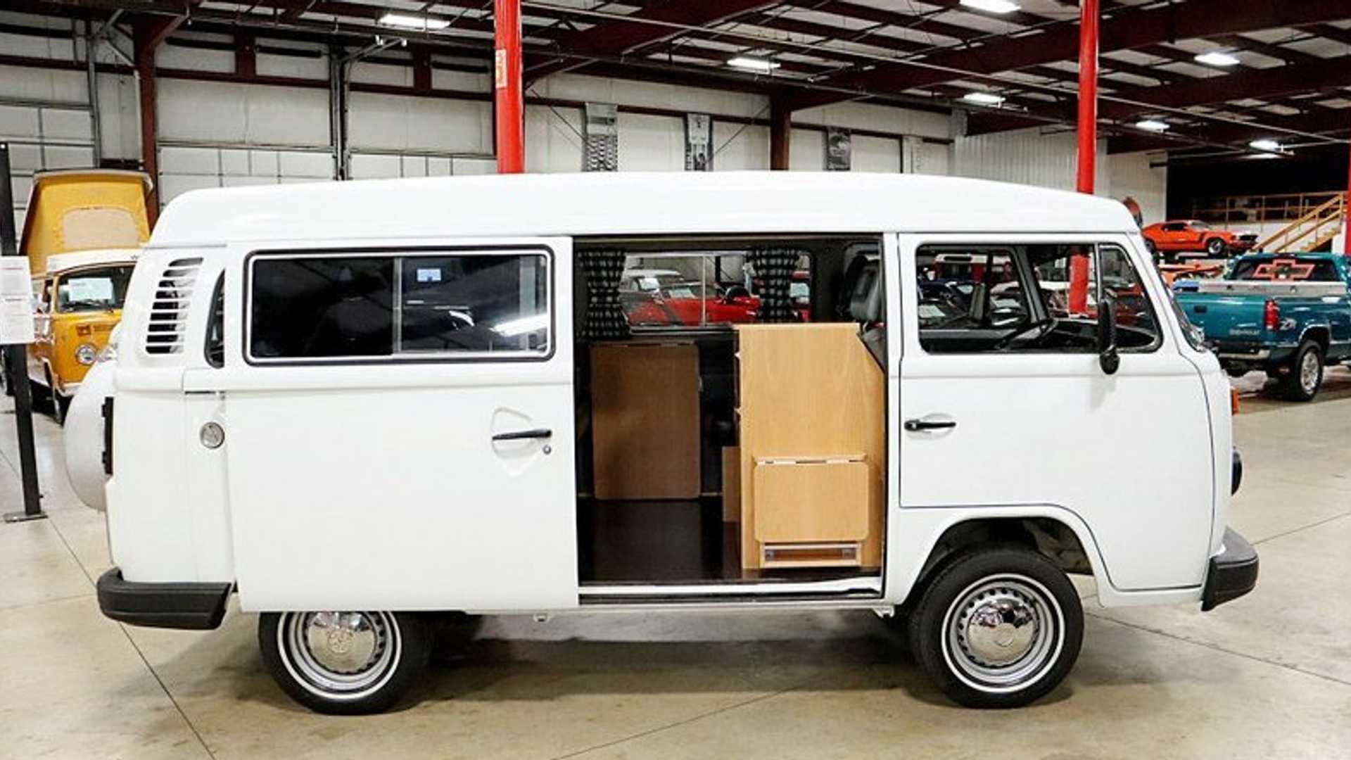 Imported 1994 Volkswagen Kombi Is A True Modern Classic | Motorious