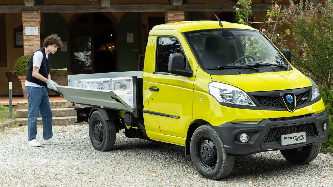 Piaggio Porter NPE (2026) nun auch mit Aufbau beim Händler