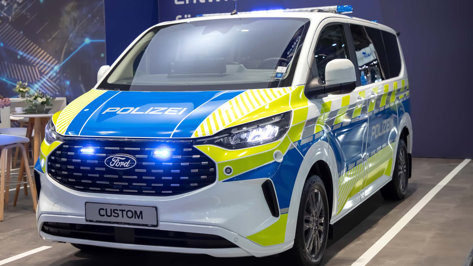 Polizei in NRW ordert 400 Ford Tourneo Custom (2024)