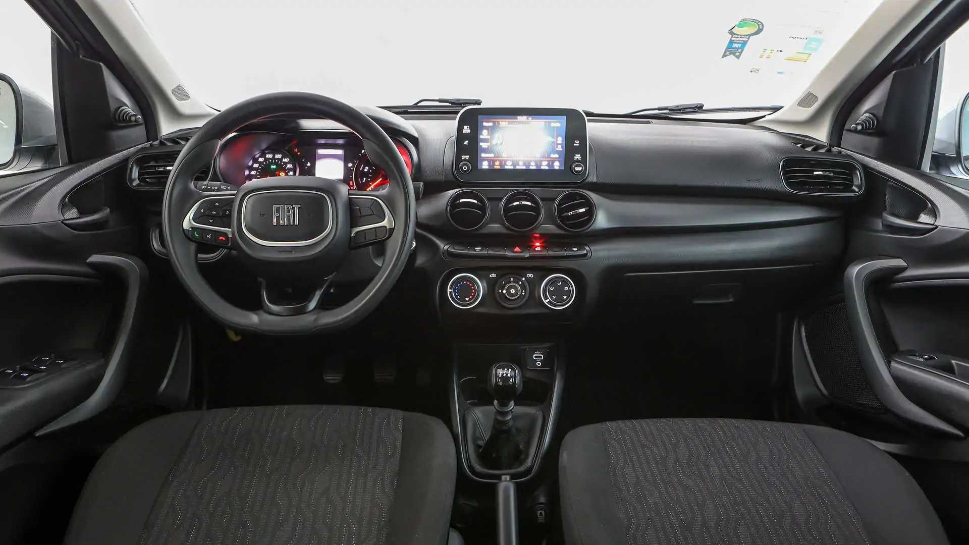 Teste rápido Fiat Cronos Drive 1.0: o sedã mais barato do Brasil