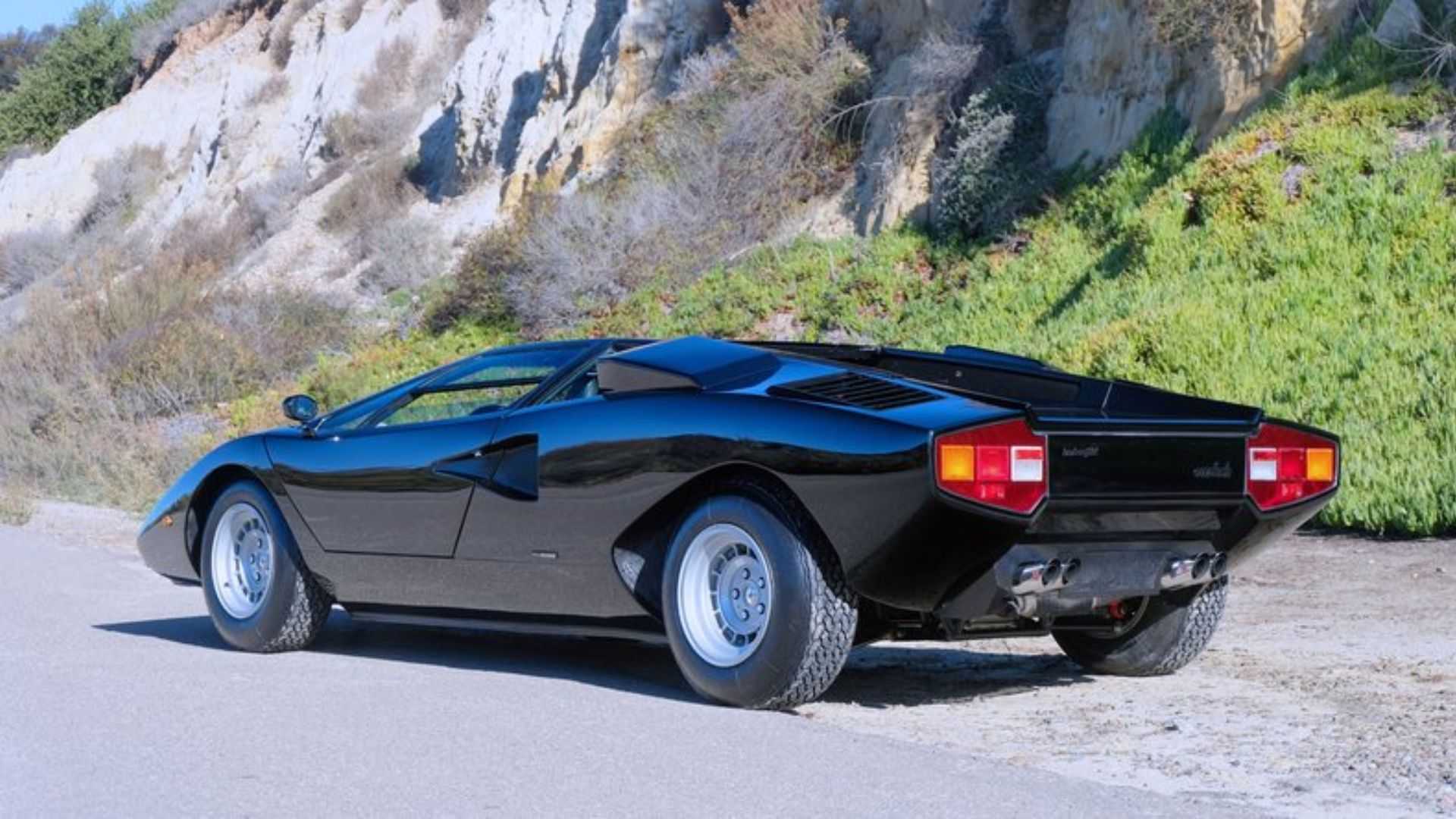 Live Out Loud With A 1976 Lamborghini Countach LP400 Periscopio | Motorious