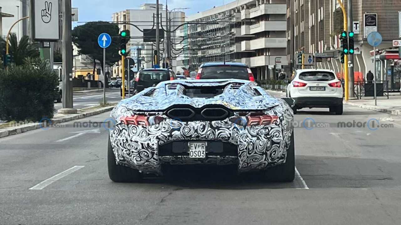 Sucessor Do Lamborghini Aventador Com Motor V12 Híbrido é Flagrado Na Itália