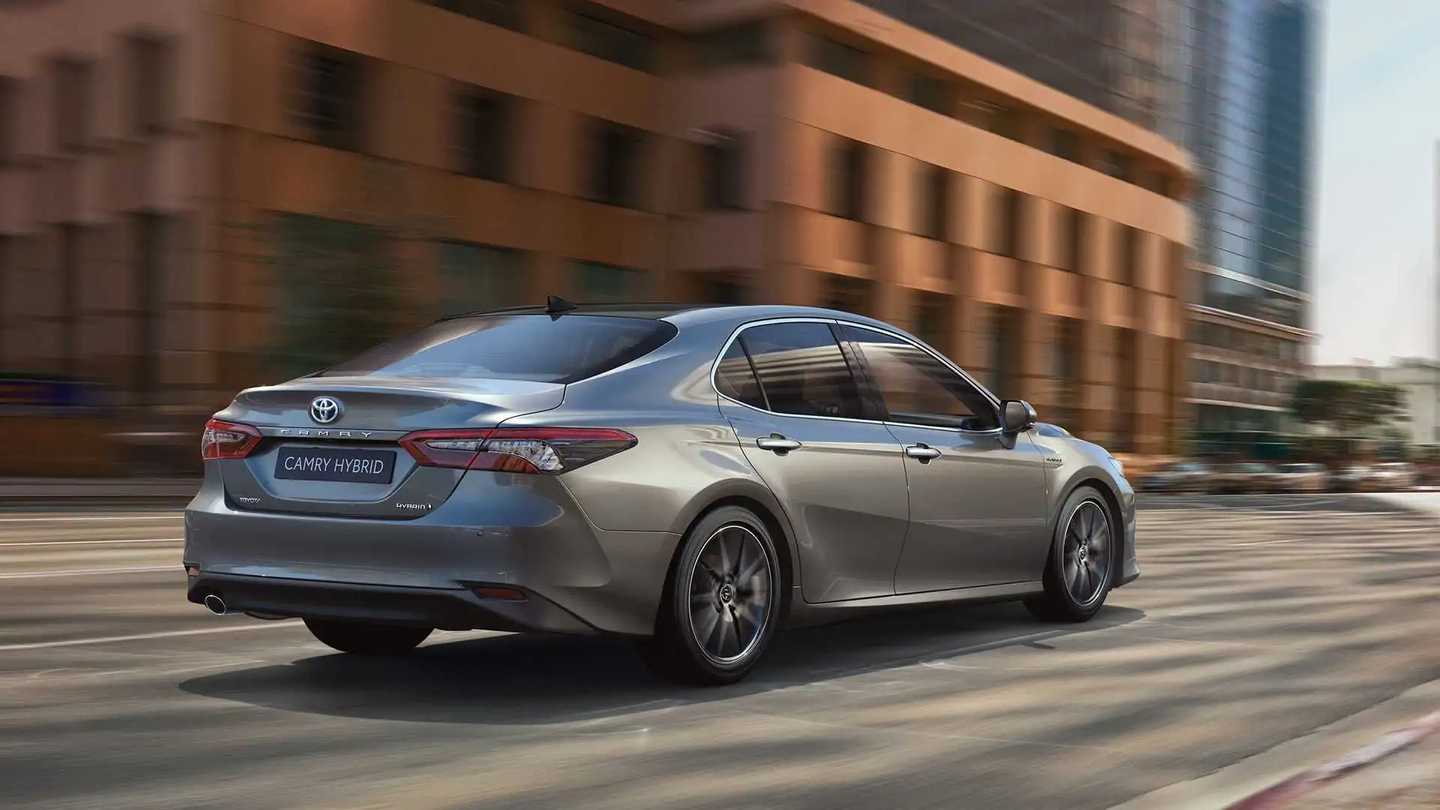Toyota Camry 2023 volta híbrido ao Brasil e desembarca por R$ 331.790