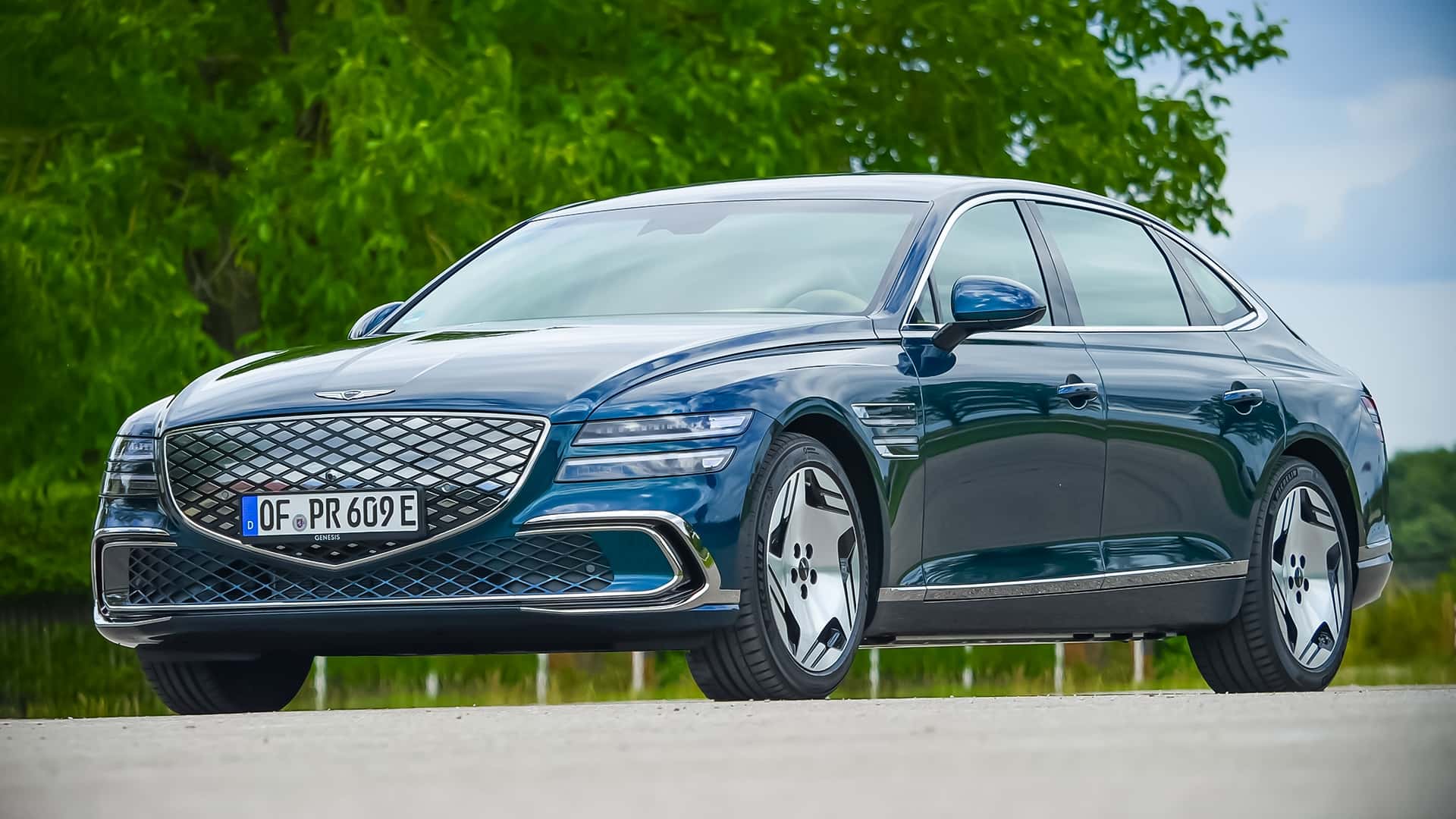 Galerisi: 2025 Genesis Electrified G80 Testte Fotoğraf