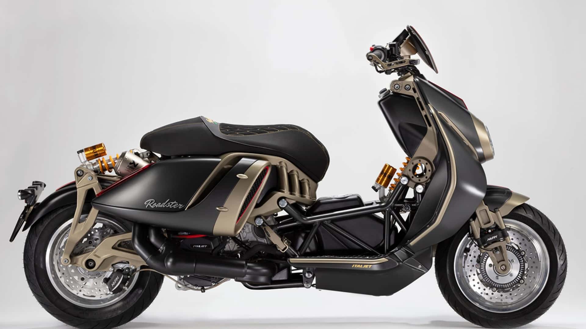 The New Italjet Roadster 400 Doesn’t Care What A Scooter Should Be