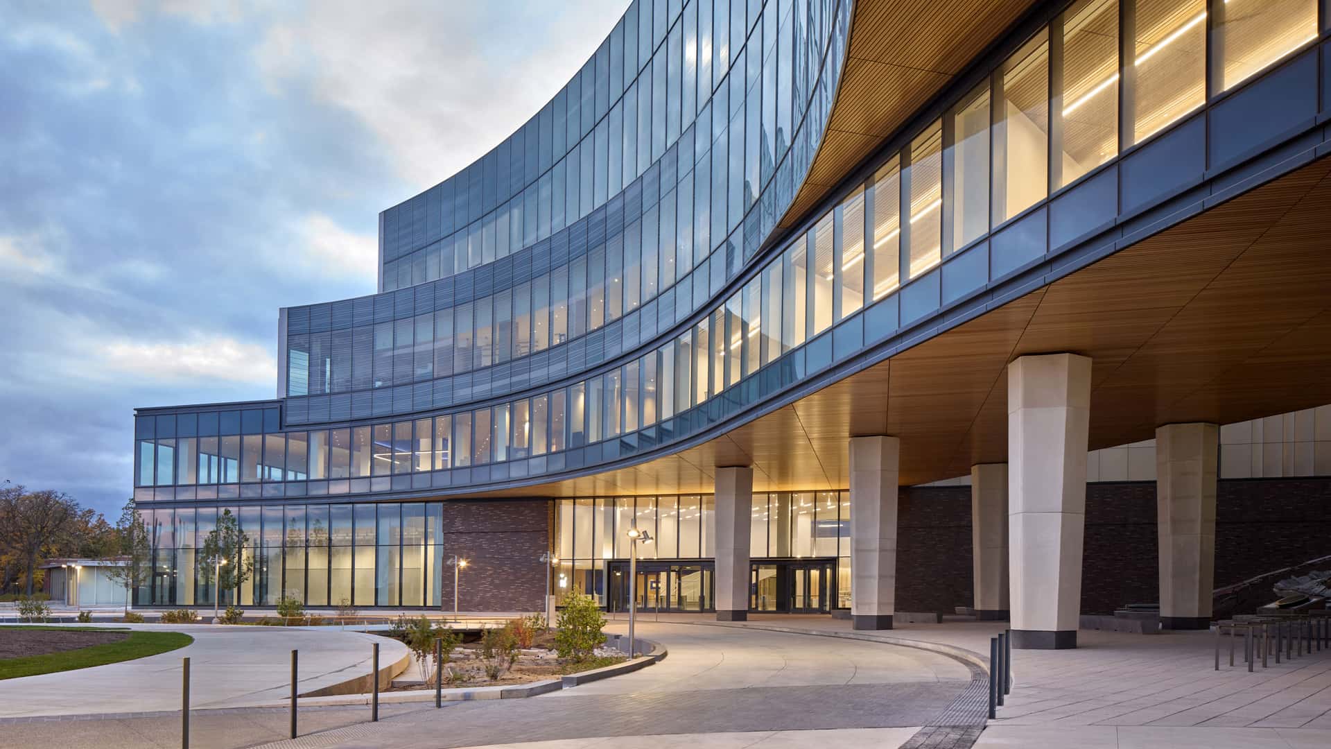 Foto: Il nuovo quartier generale di Ford | Motor1.com