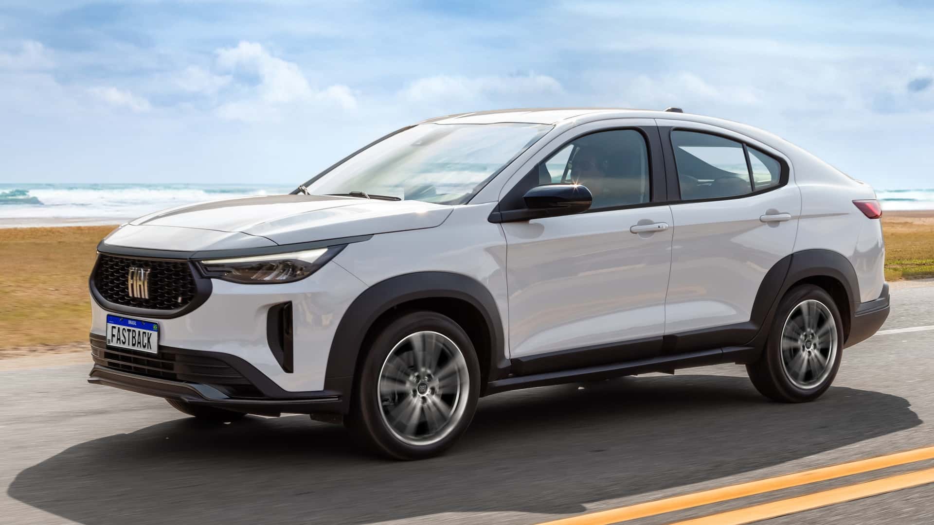 Fiat Fastback 2023: versão básica chega por R$ 116 mil com menos segurança