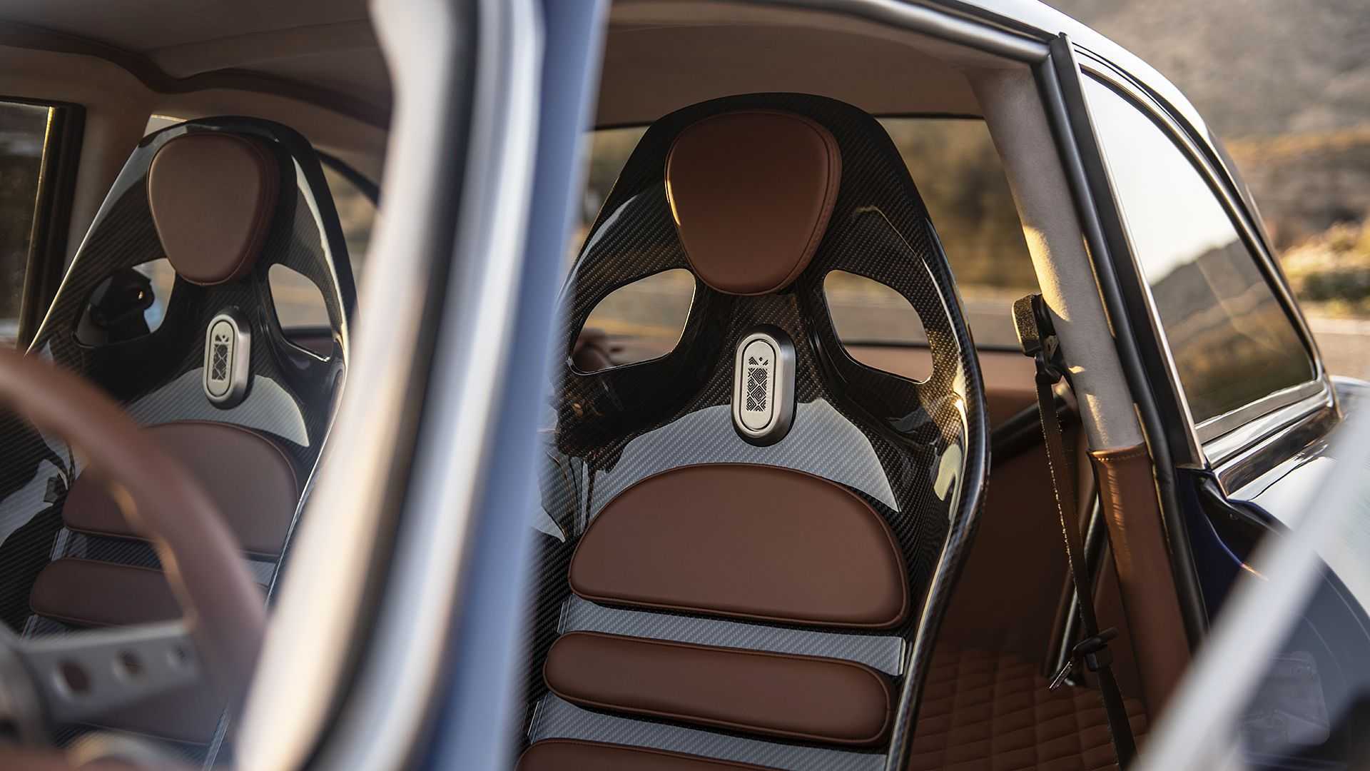 Tutto su Totem Automobili e le sue auto. Supercar italiane crescono