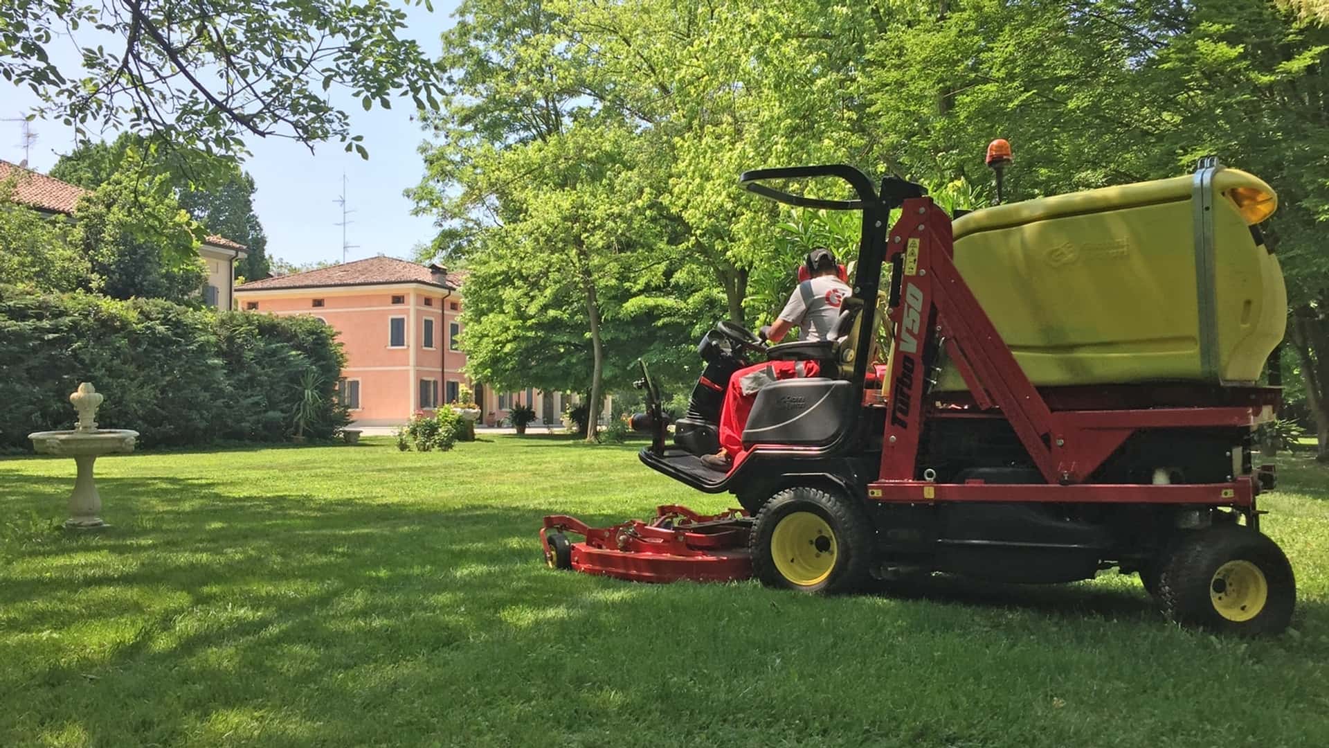 Giardinaggio: in calo gli acquisti di macchine e attrezzature